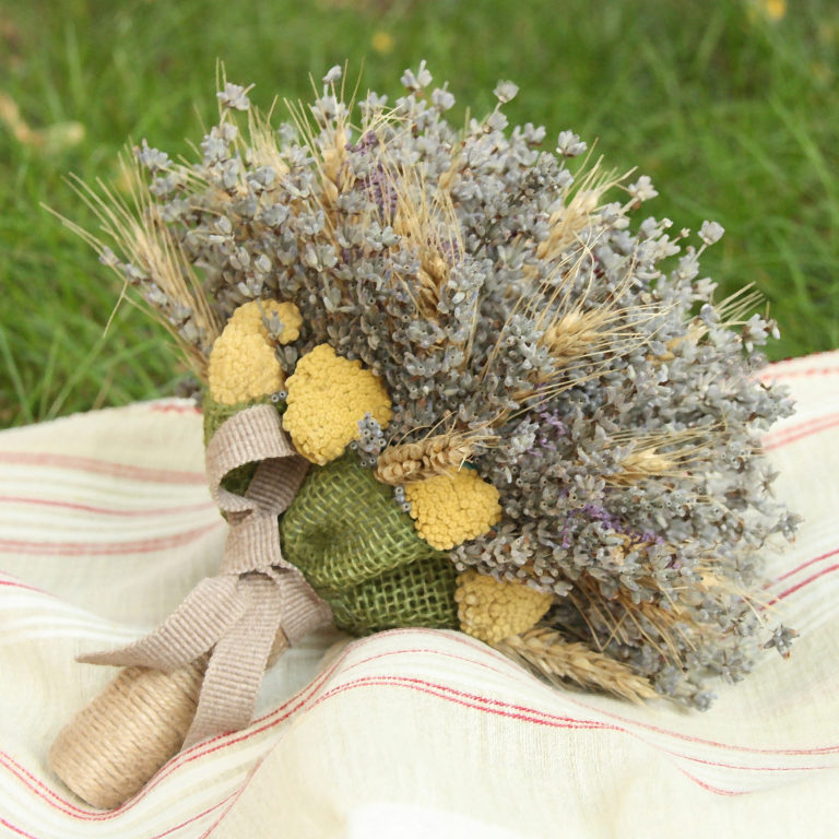 Buchet cu lavanda si spice pentru nunta traditionala romaneasca – Nunta ...